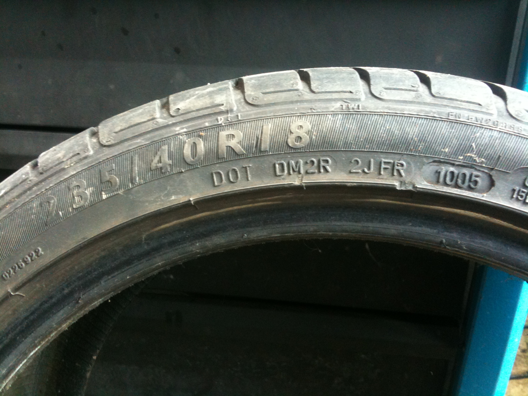 Reifen 235/40 R18 Dunlop : Biete
