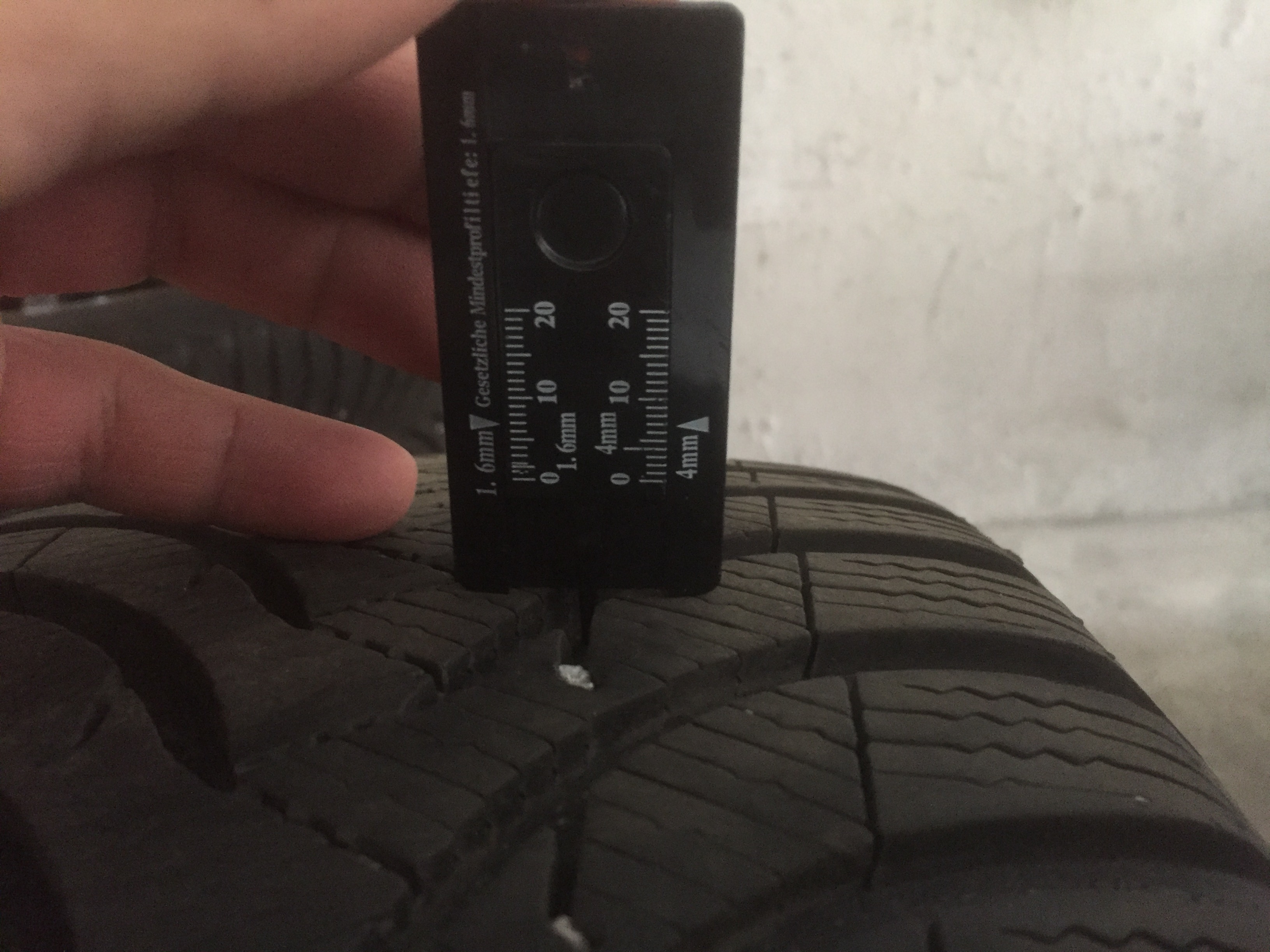 225 50 R17 Winterreifen Alu komplett Räder : Biete