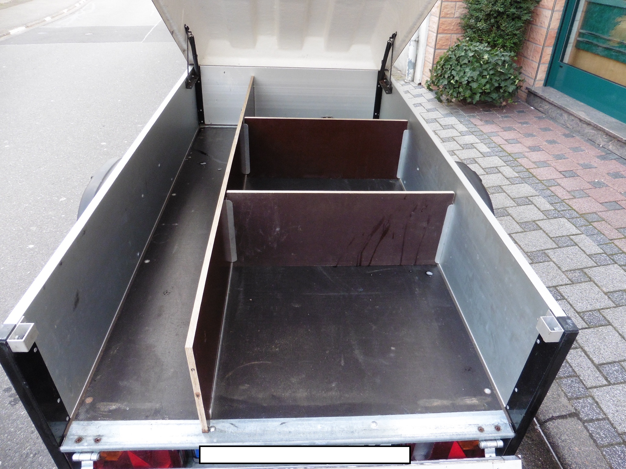 Anhänger mit GFK-Deckel 750kg : Biete Anhänger mit GFK-Deckel 750kg : Biete