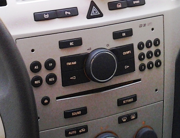 Opel CD30 mp3 Aux In : Biete