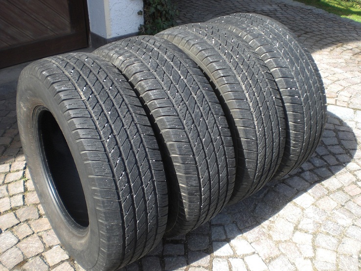Reifen 265/65 R17 : Biete