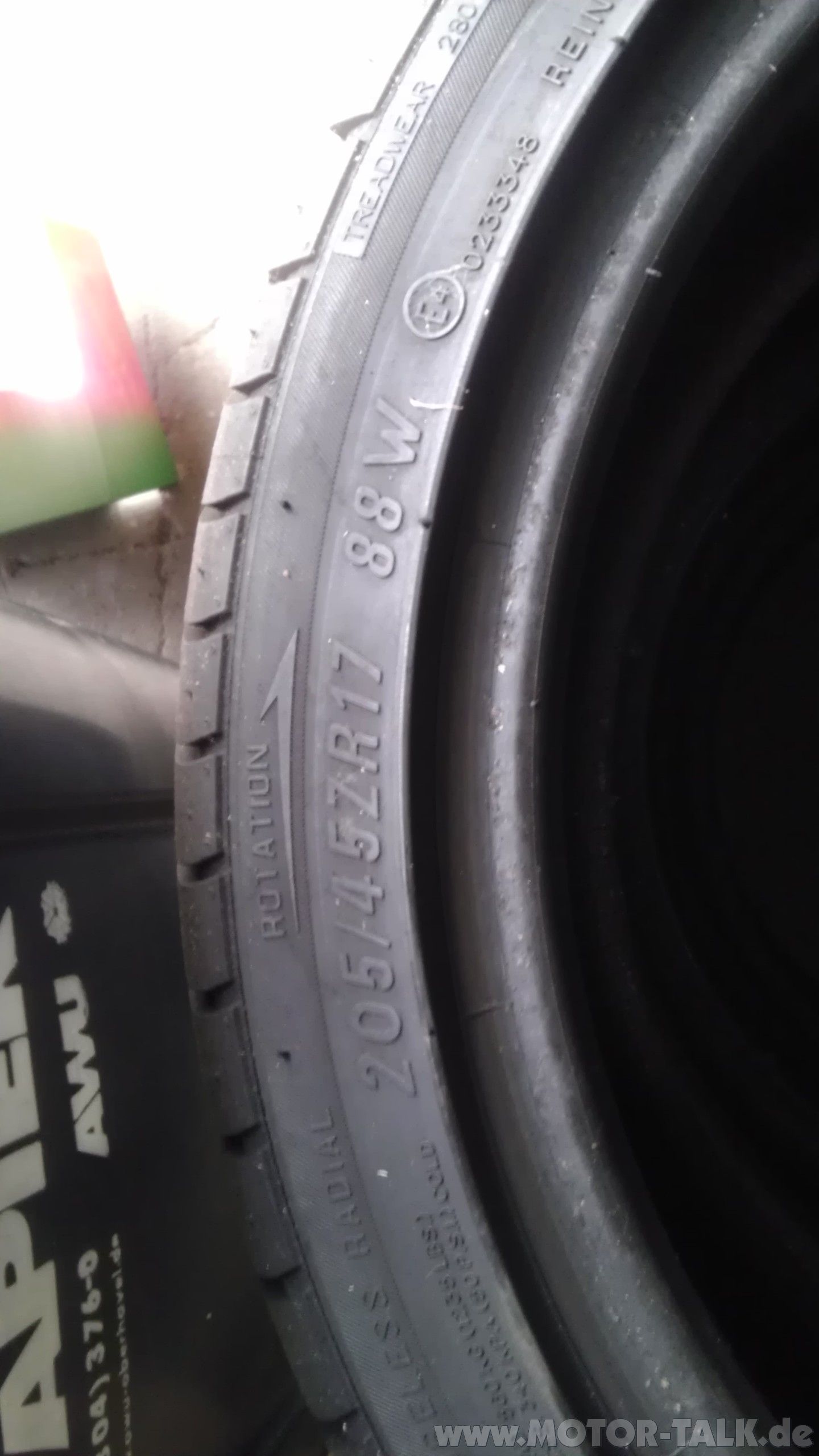 Maxxis Victra MA-Z1 205/45 ZR 17 88W : Biete