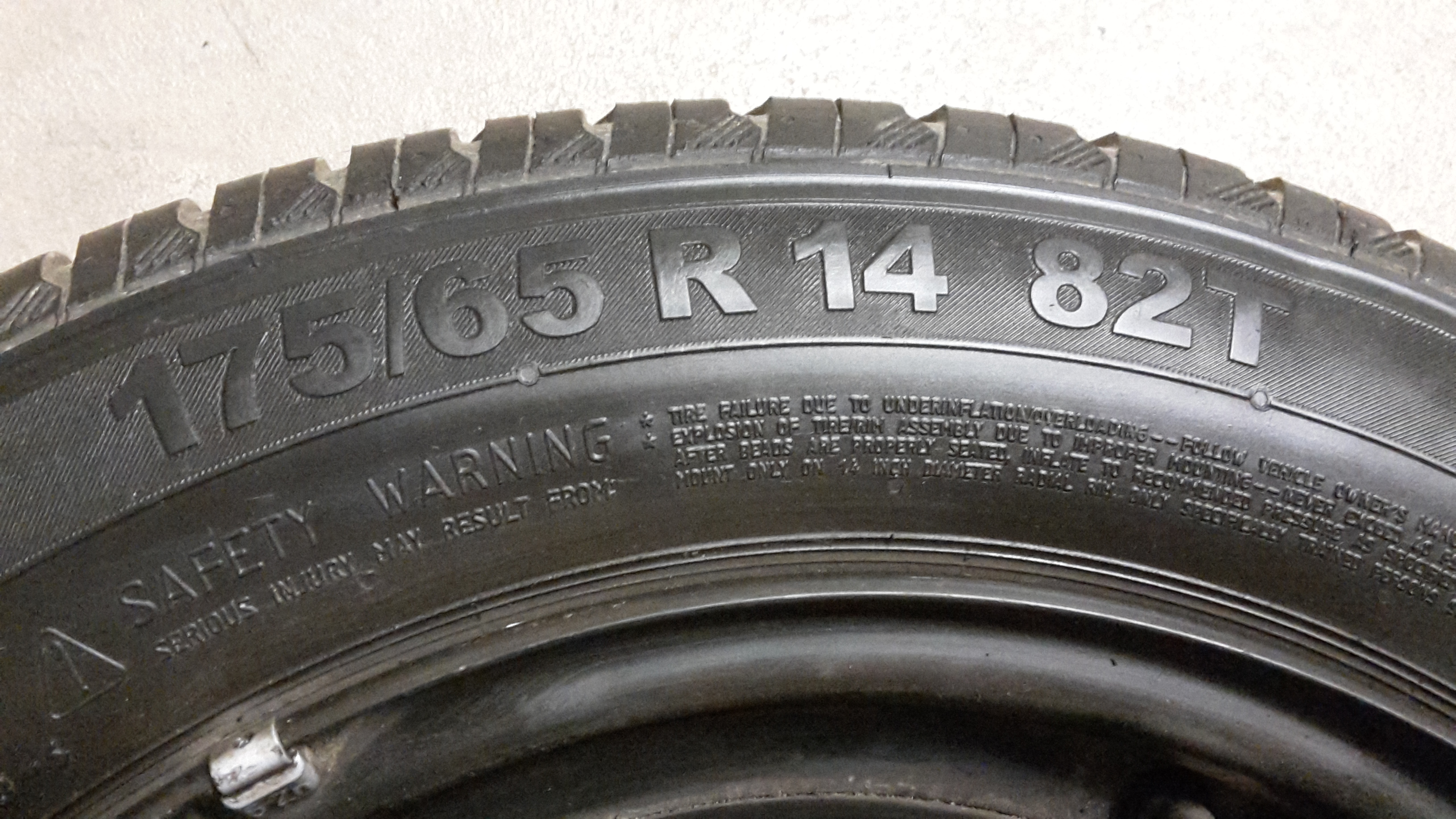 4 Continental Reifen 175/65 R14, auf 14' Felge, Profil 5mm : Biete