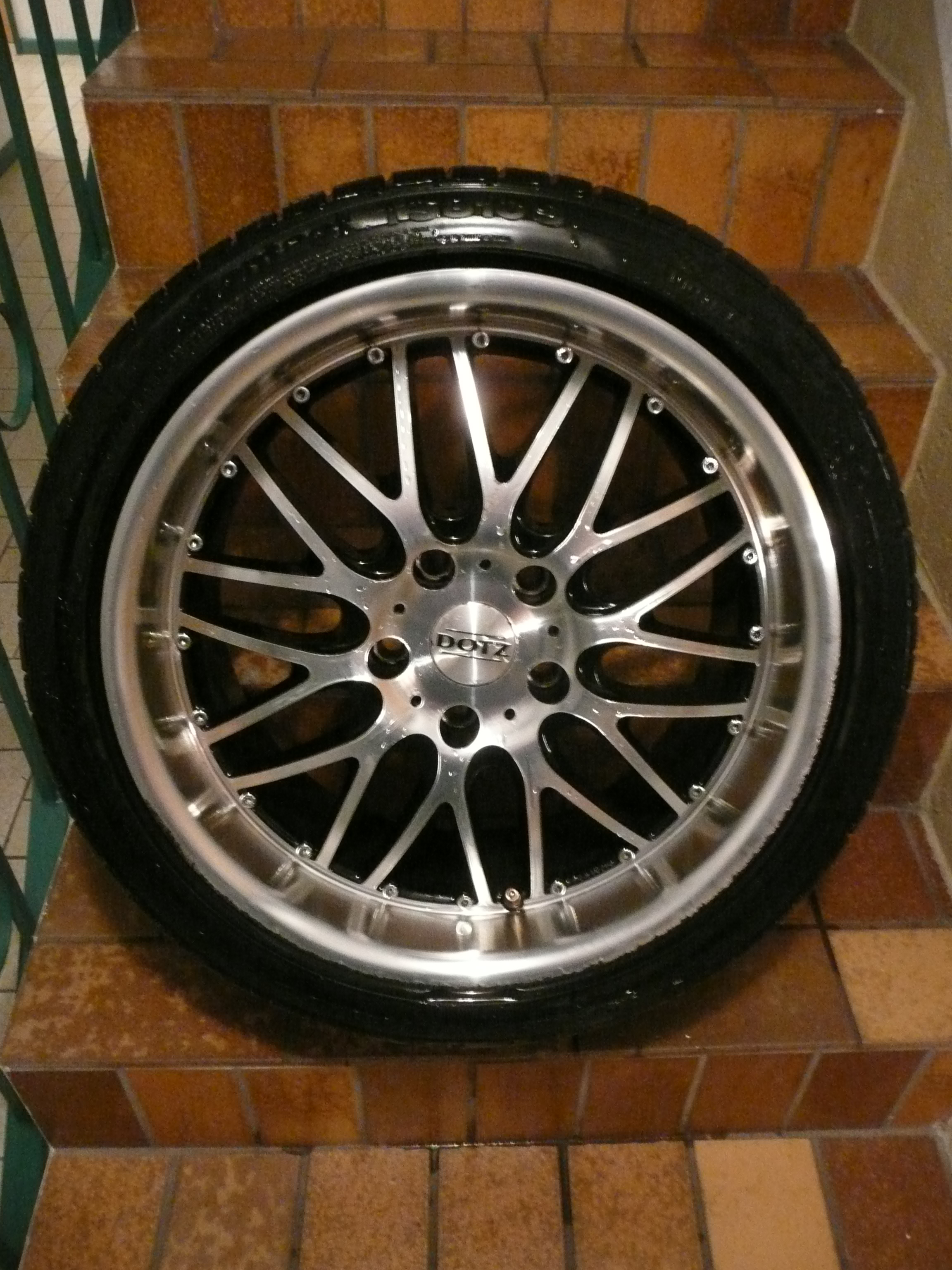4x Dotz Mugello (8x18 ET35 / 9x18 ET18) mit Conti WR : Biete
